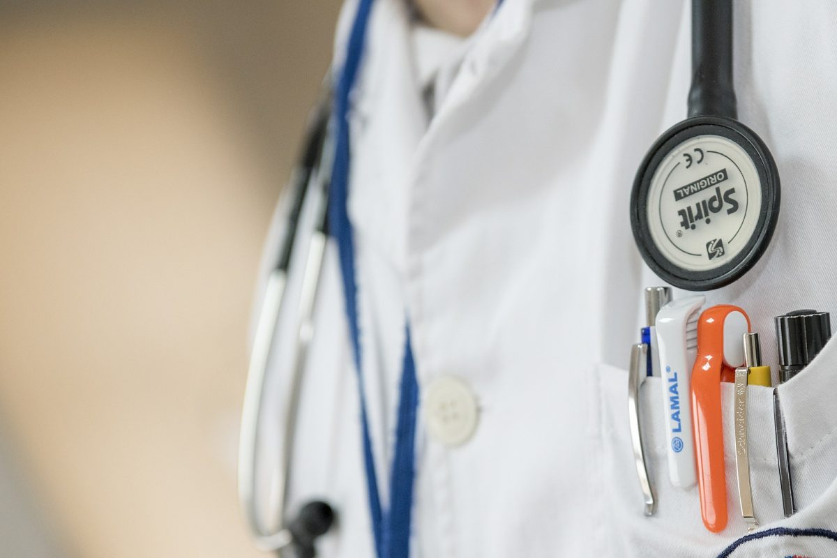 'Innovative' knee operation at Northfield hospital is UK first - The ...