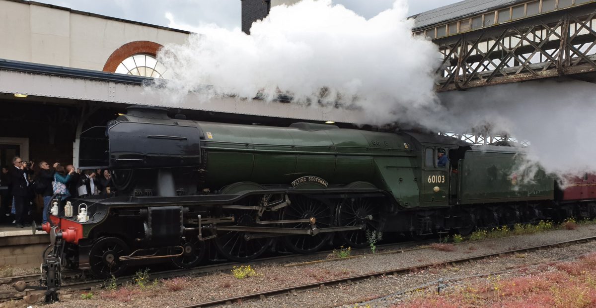 Photographers get snap happy as iconic Flying Scotsman steams through ...