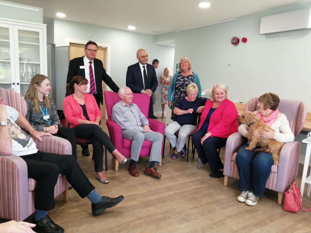 Bromsgrove MP visits the Primrose Hospice to speak to patients, staff ...