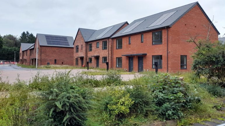 Homes on Burcot Lane development empty despite planned 2022 completion ...
