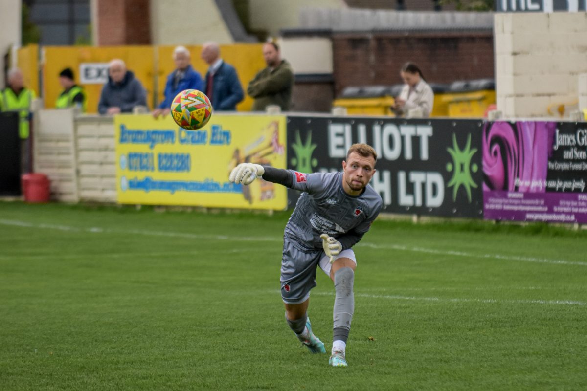 FOOTBALL - Bromsgrove Sporting sign goalkeeper Price to replace ...