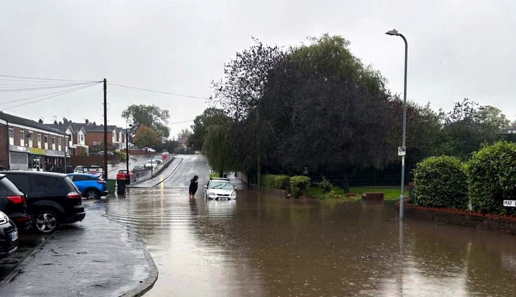 TRAVEL ALERT - Drivers warned over flooded roads across Bromsgrove ...