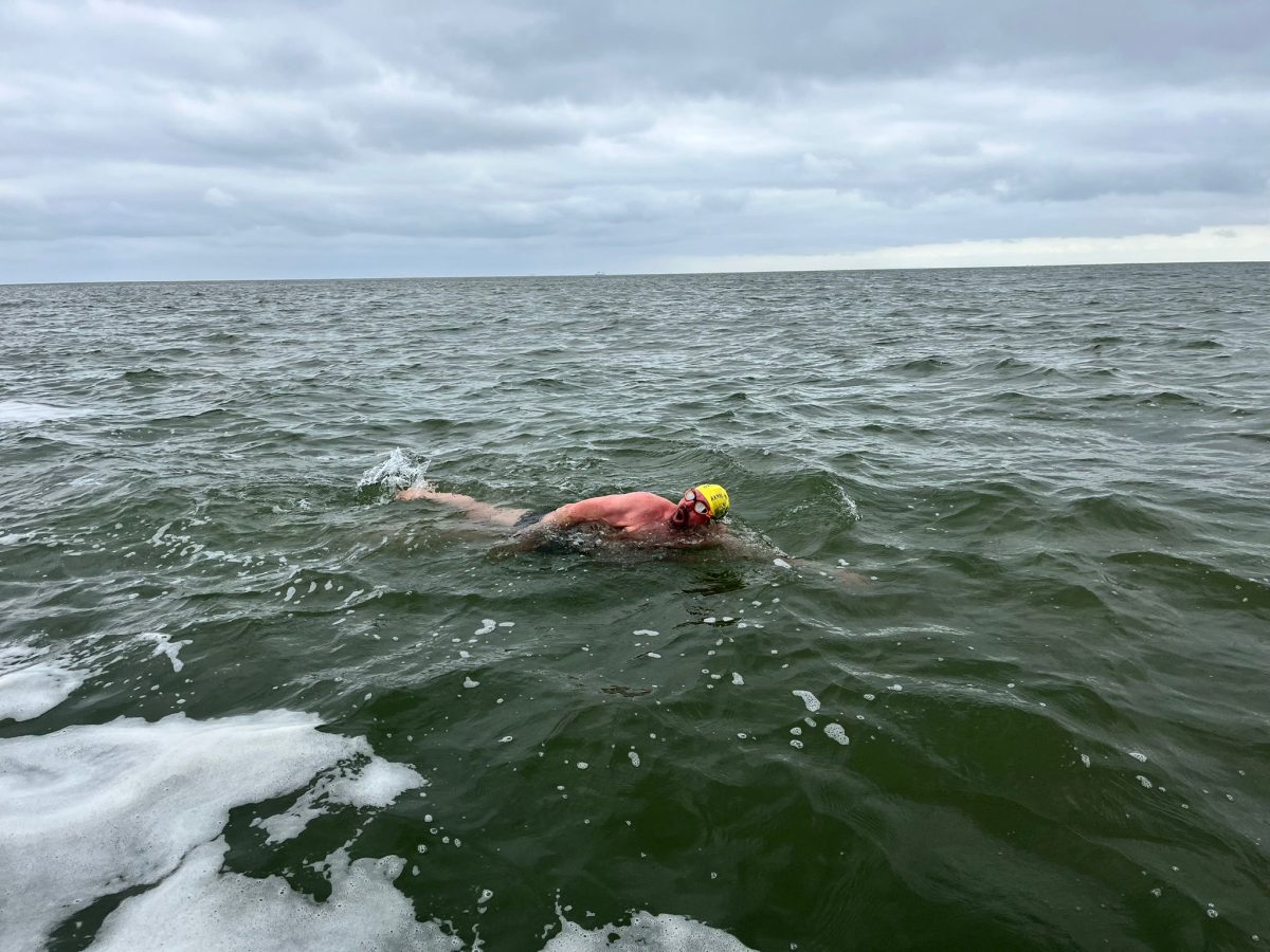 Bromsgrove's Jared joins relay team for charity channel swim - The ...