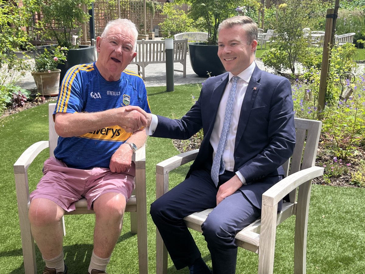 Bromsgrove MP visits former stalwart councillor at Cofton care home ...